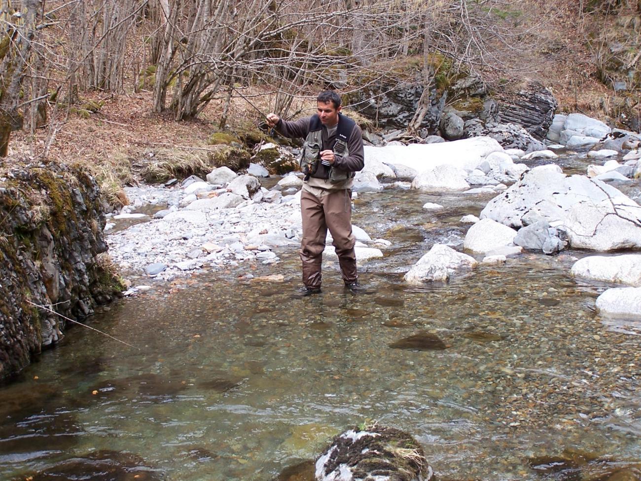 Fly Fishing White Waters : Approach and Position | Trout & Co